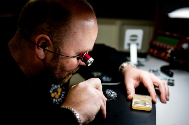 How to Value a Watch Like a Pro: Expert Guide to Maximum Returns ...